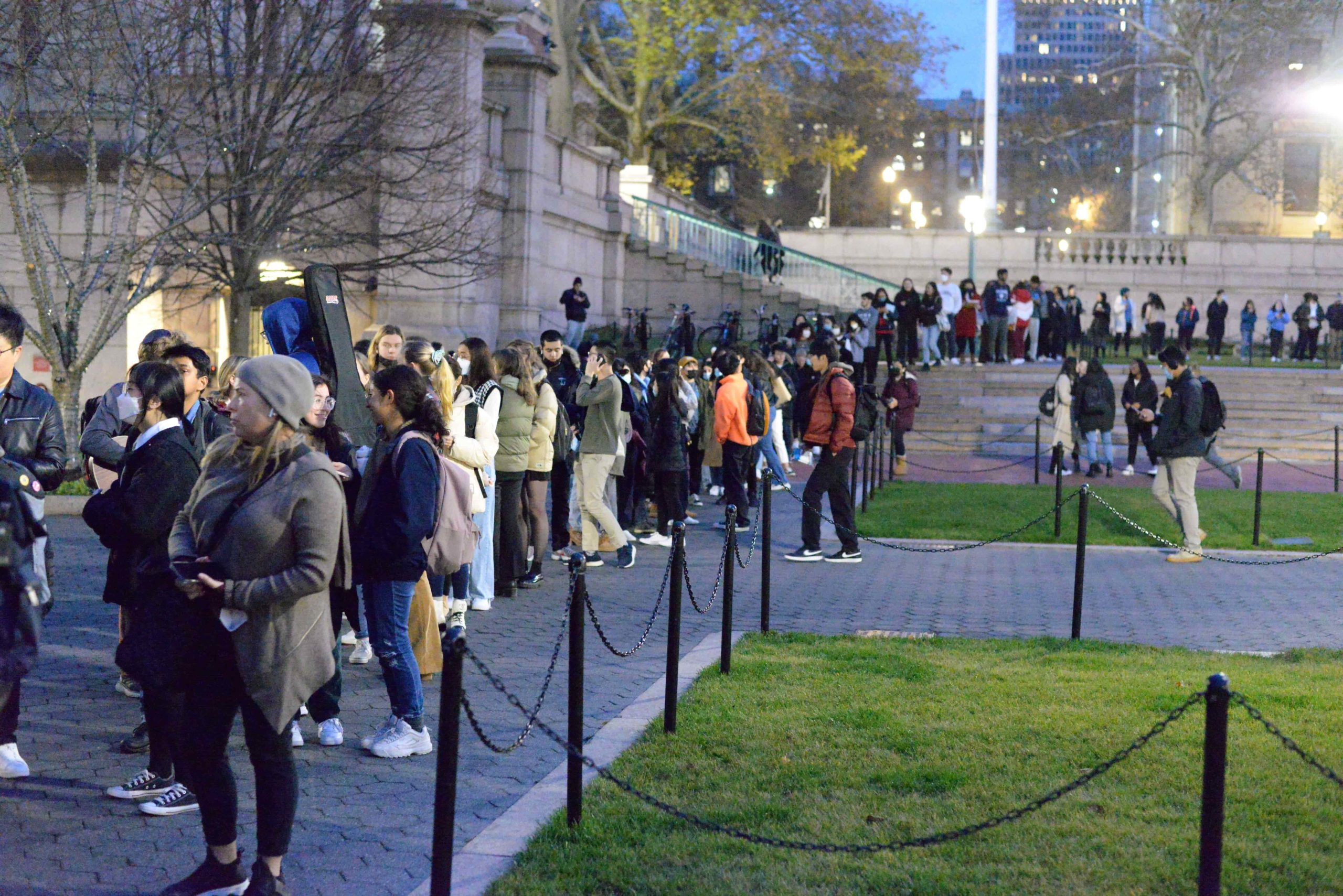 Ethnography Of The Mug Line Preceding The Tree Lighting Ceremony – Bwog