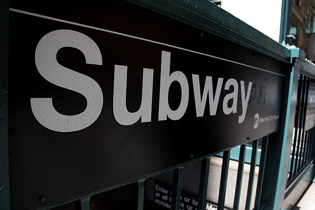 Bwoglines: Subway Safety Edition – Bwog