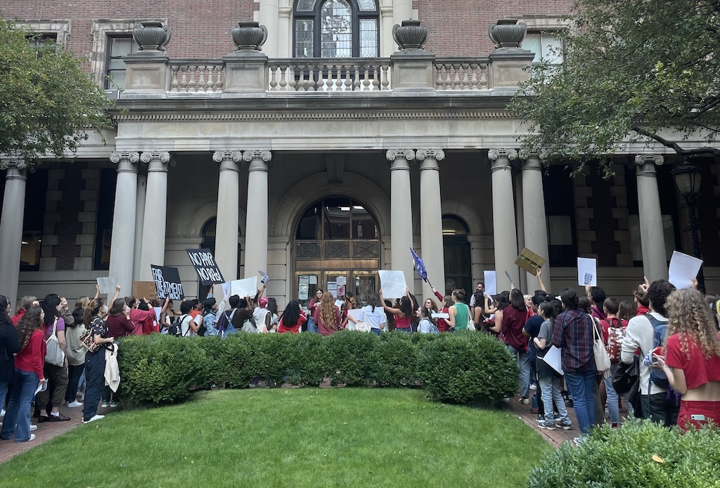 Barnard Resident Assistants Union Holds First Rally, Demands Voluntary ...