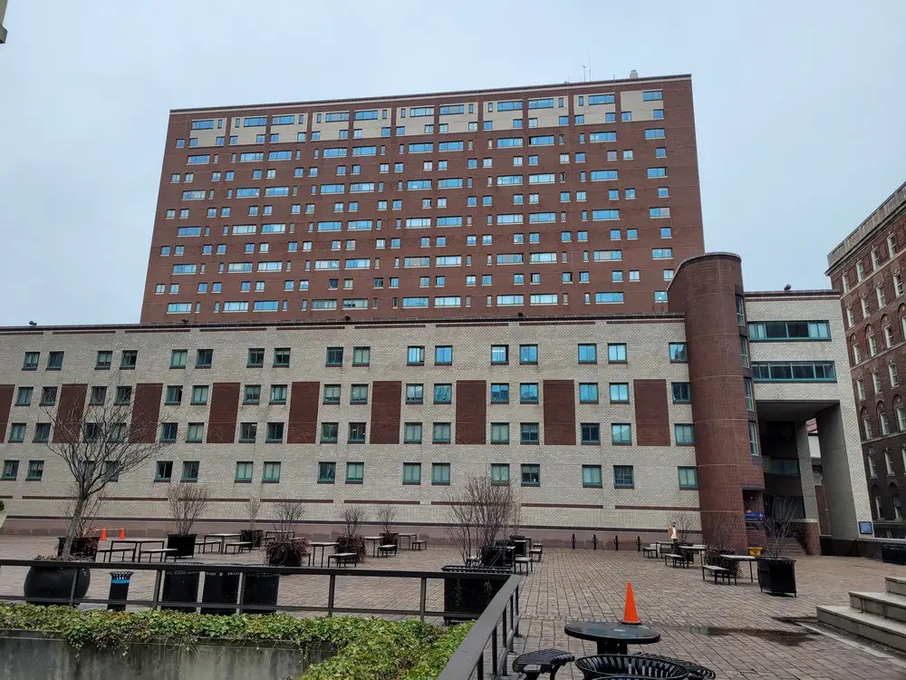 Housing Reviews 2024: East Campus (Highrise) – Bwog