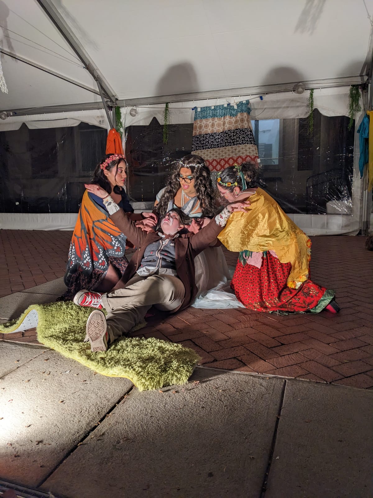 King's Crown Shakespeare Troupe Puts On "A Midsummer Night's Dream" – Bwog